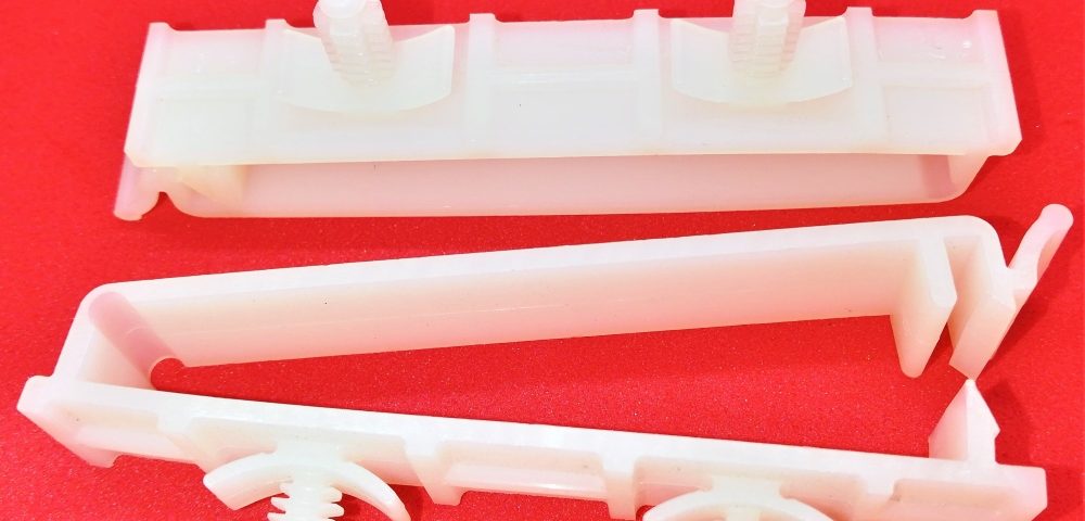 Sujetador Tipo Listón base sujeción aletas - Cinchos de Plástico